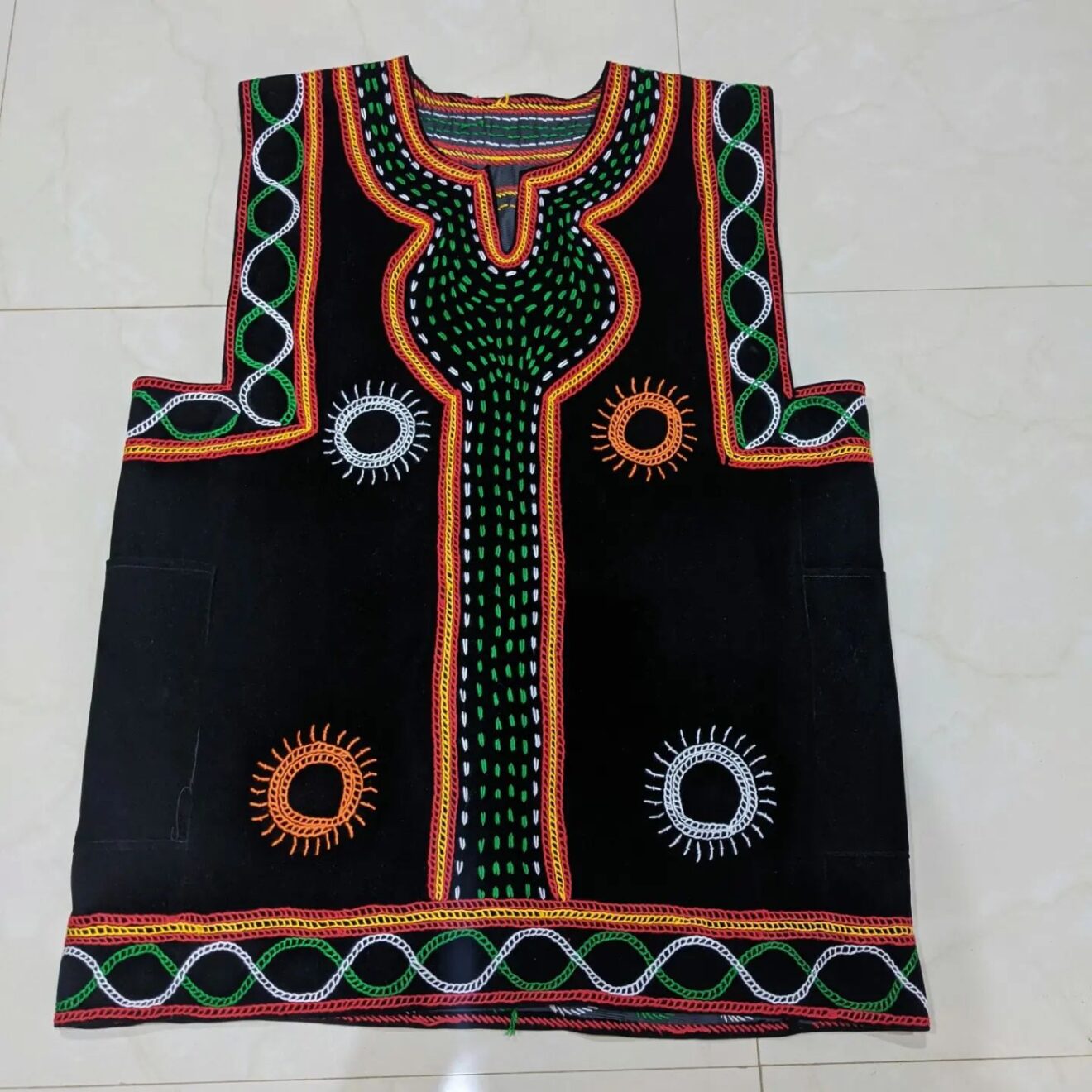 Atoghu | Cameroon traditional clothing - Ultimate Traditional Designs (UTD)