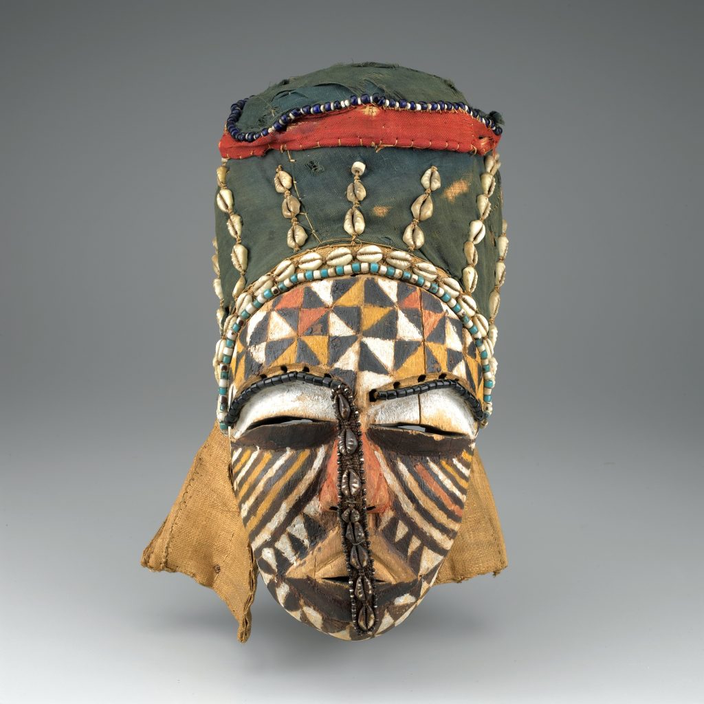 Cameroon human mask statue - Ultimate Traditional Designs (UTD)