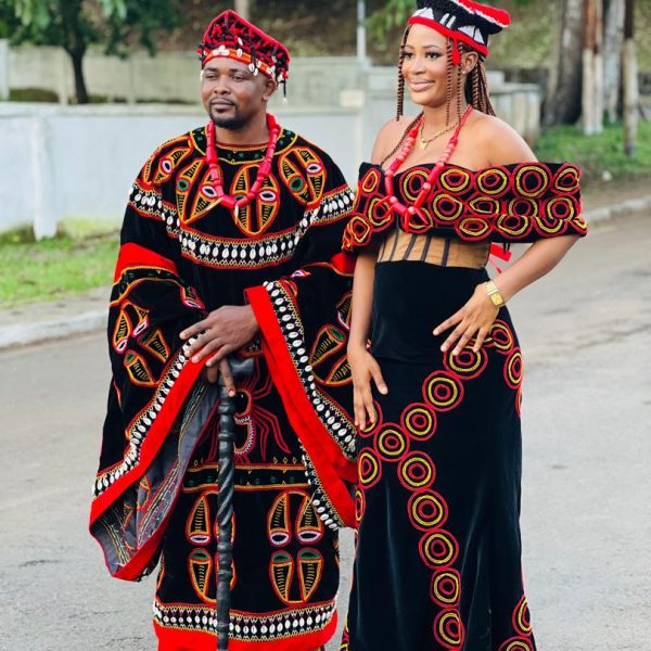 Atoghu | Cameroon traditional clothing - Ultimate Traditional Designs (UTD)